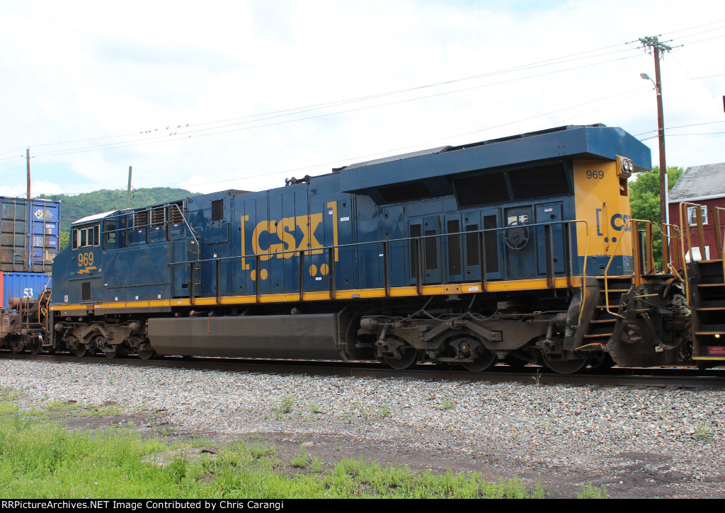 CSXT 969 on Q16-16